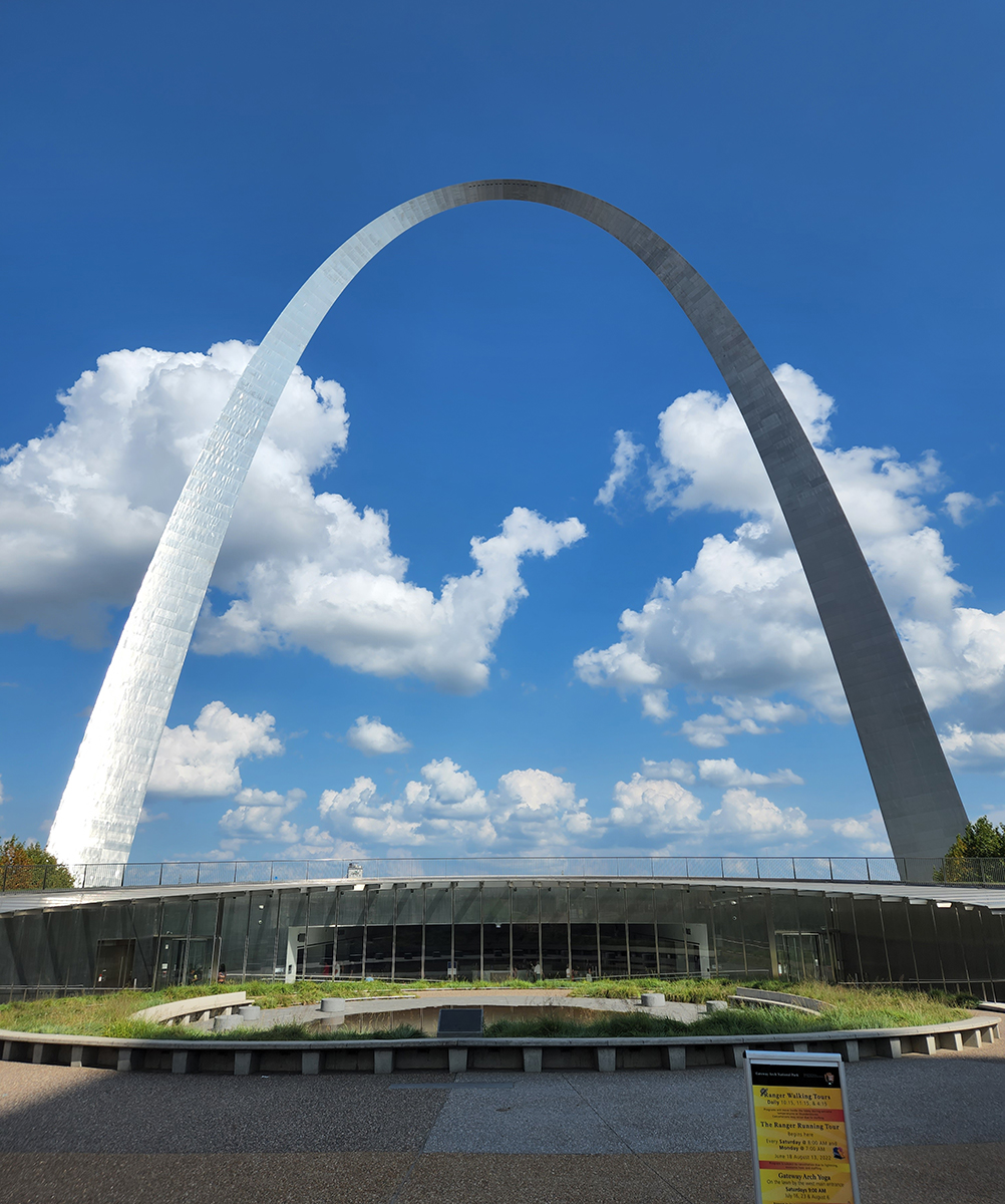 Gateway Arch National Park – Shadowfax on the Road
