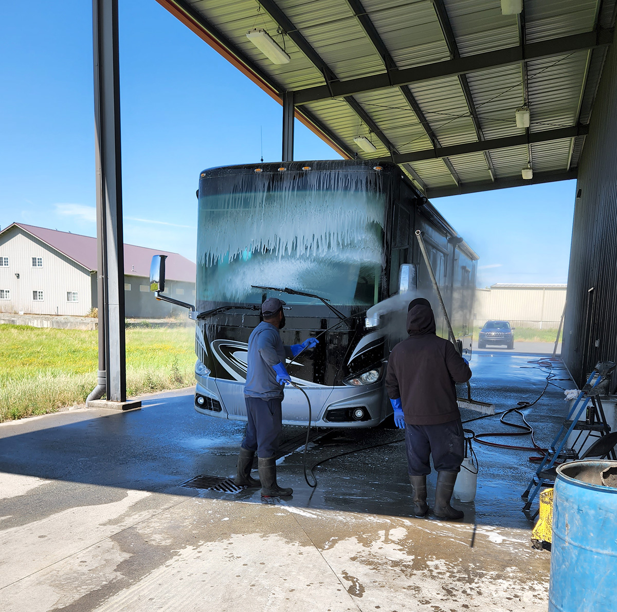 Coach cleaning – Shadowfax on the Road